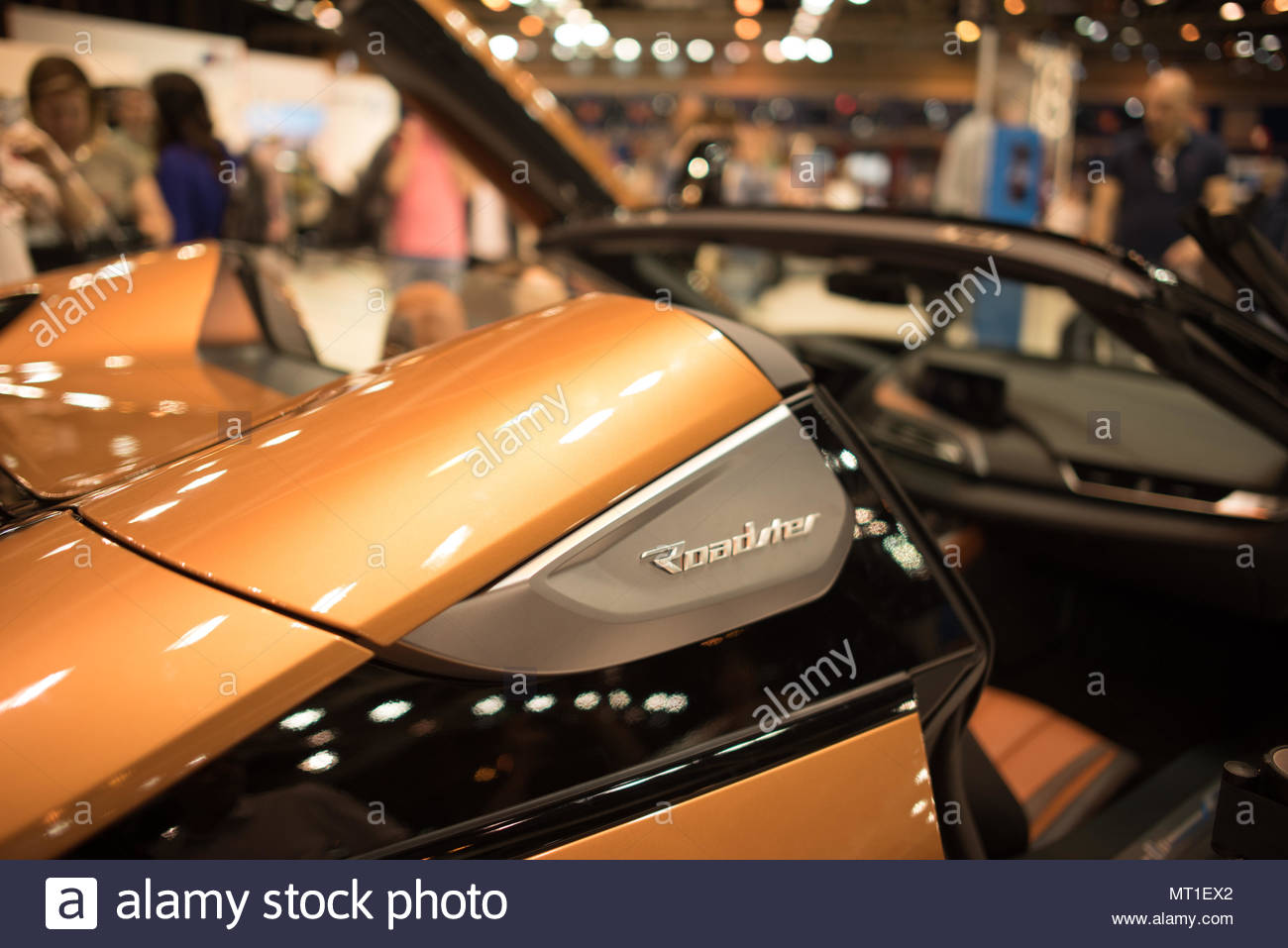 Car Sedan Vehicle Icon Vector Stock Photos & Car Sedan Vehicle Icon ...