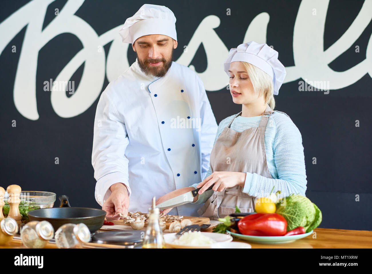 Cooking lesson hi-res stock photography and images - Alamy