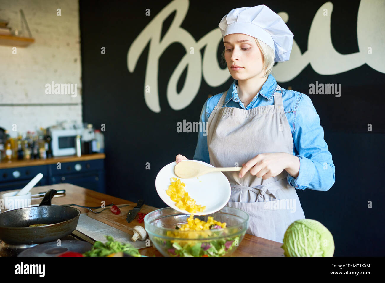 Professional cook culinary school hi-res stock photography and images ...