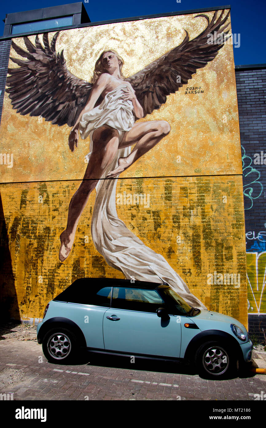Angel graffiti hi-res stock photography and images - Alamy
