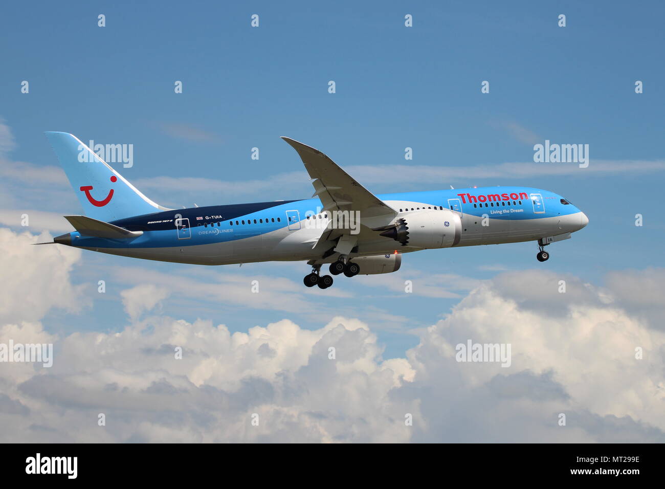 Boeing 787 800 Dreamliner High Resolution Stock Photography and Images ...