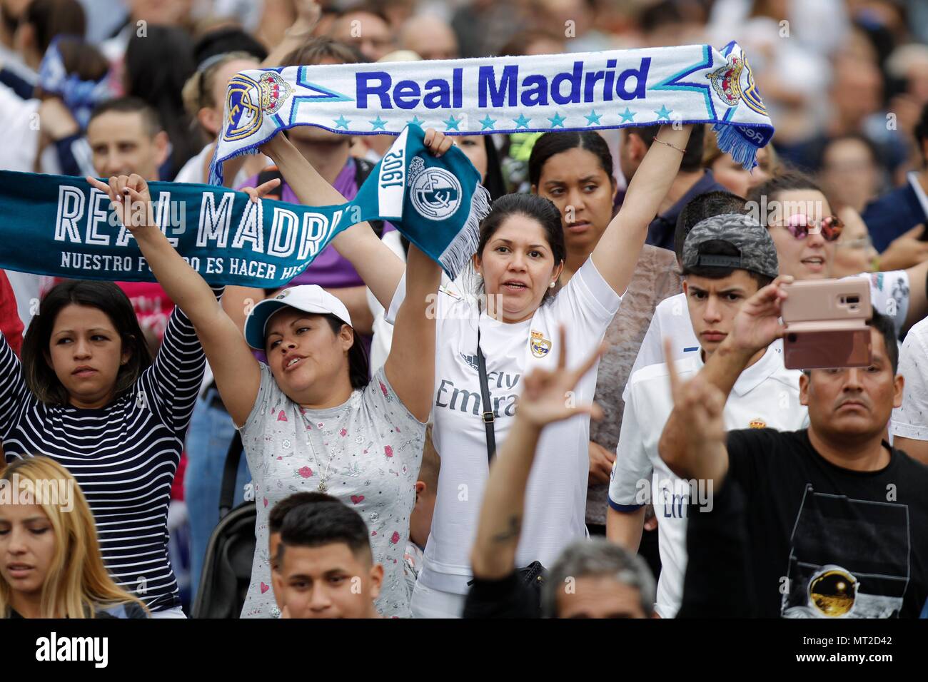 The Real Madrid soccer team celebrate with the supporters the Champions ...