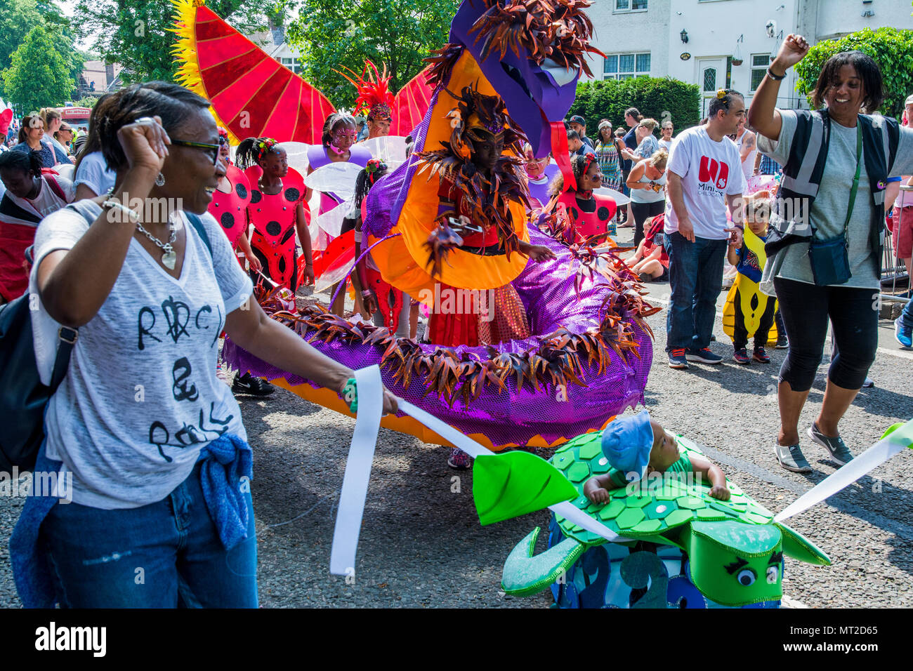 Luton carnival hi-res stock photography and images - Alamy