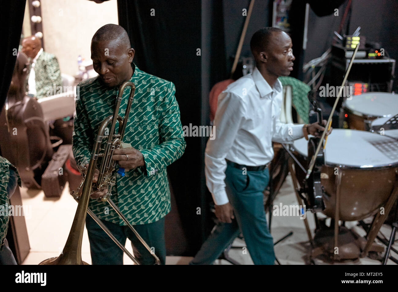 Kinshasa musicians hi-res stock photography and images - Alamy