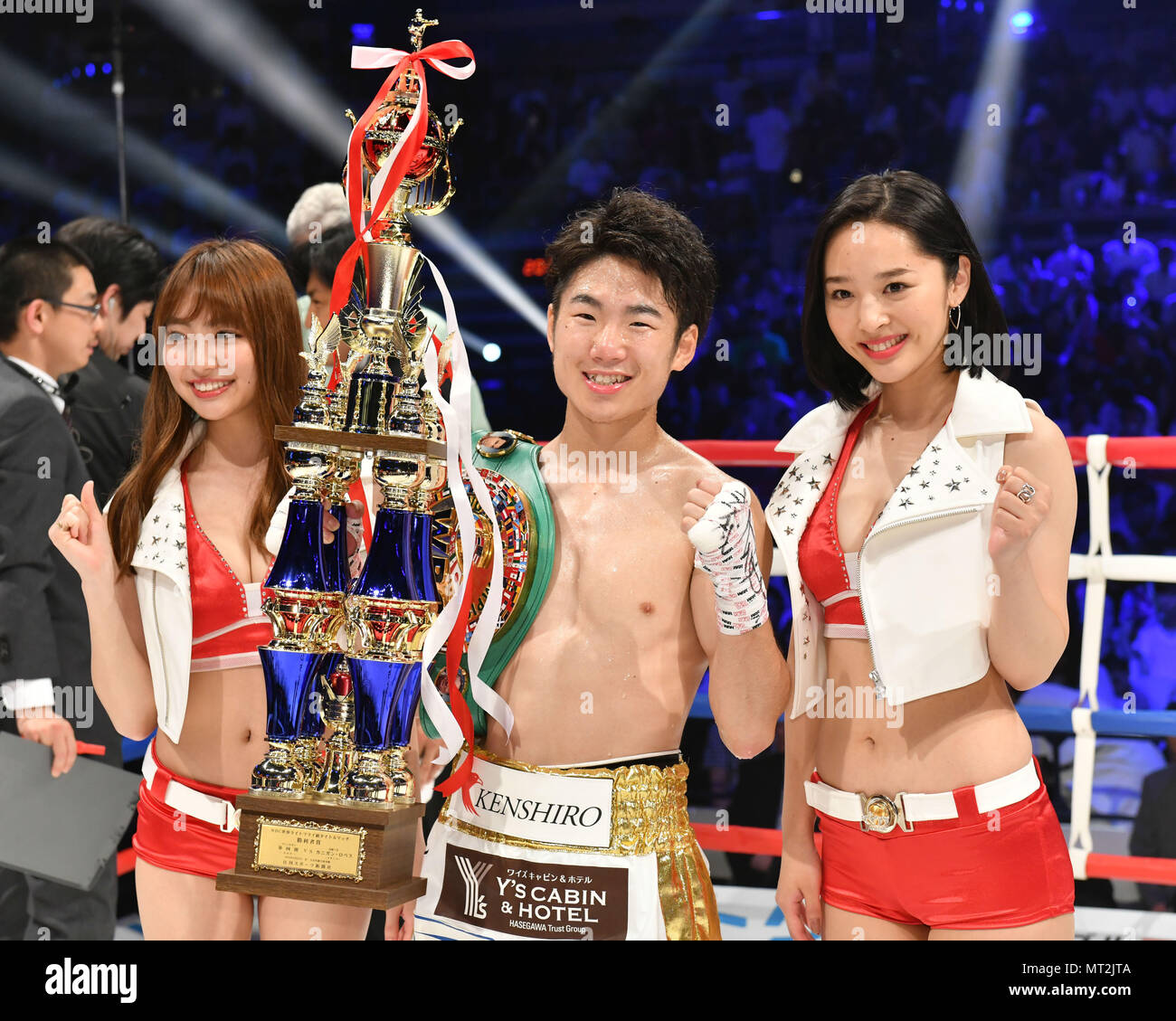 Tokyo, Japan. 25th May, 2018. (L-R) Miuraumi, Ken Shiro (JPN), Misaki ...