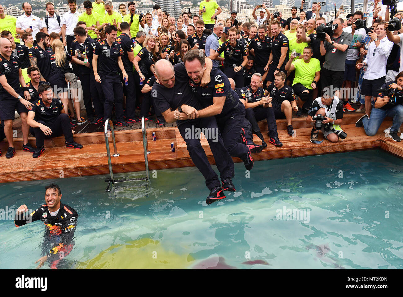 Monte Carlo, Monaco. 27th May, 2018. Daniel Ricciardo, Adrian Newey ...