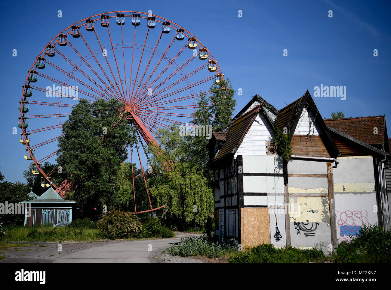 25.05.2018, Berlin: The Giant Ferris Wheel on the site of the former ...