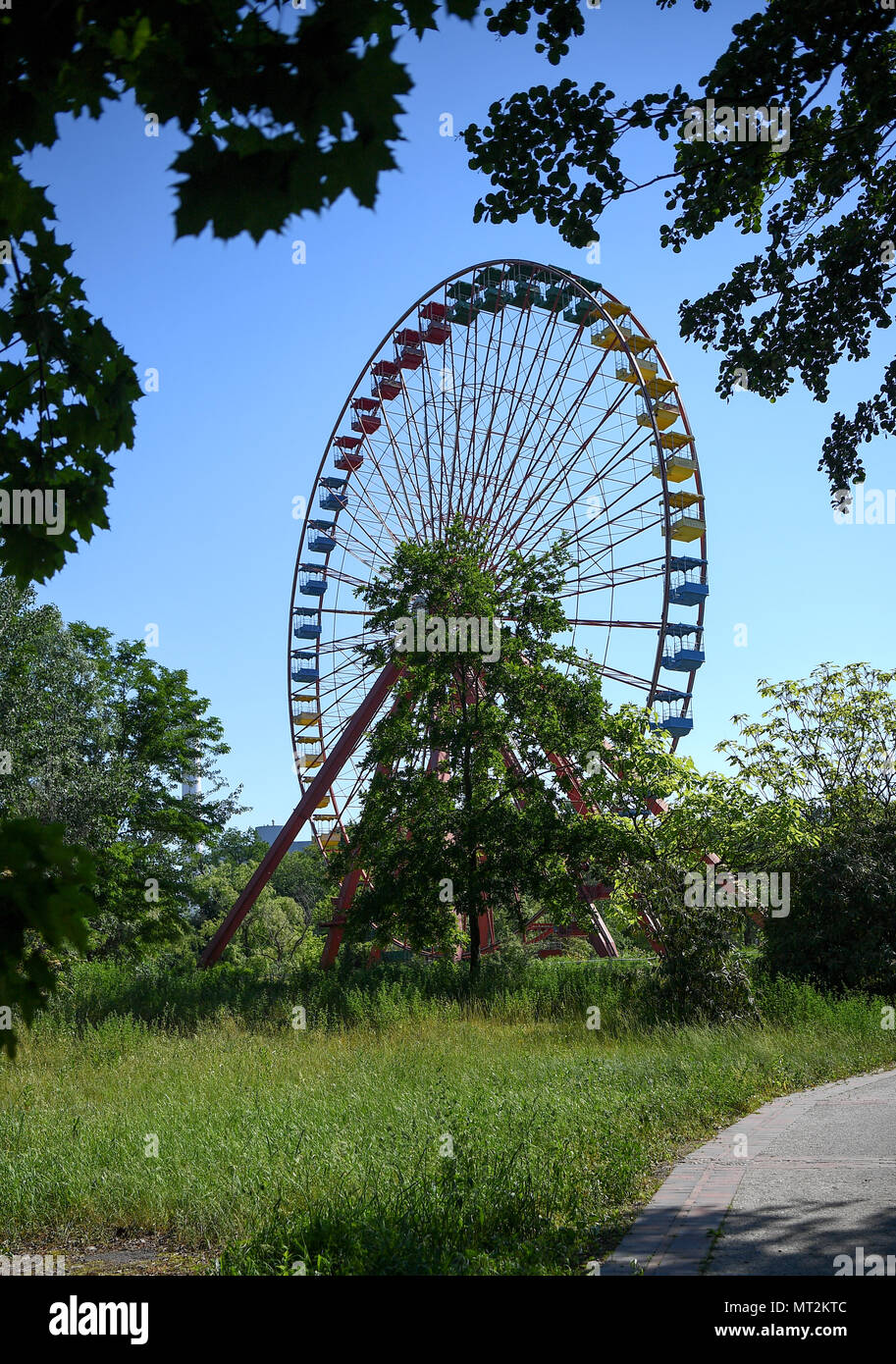 25.05.2018, Berlin: The Giant Ferris Wheel on the site of the former ...