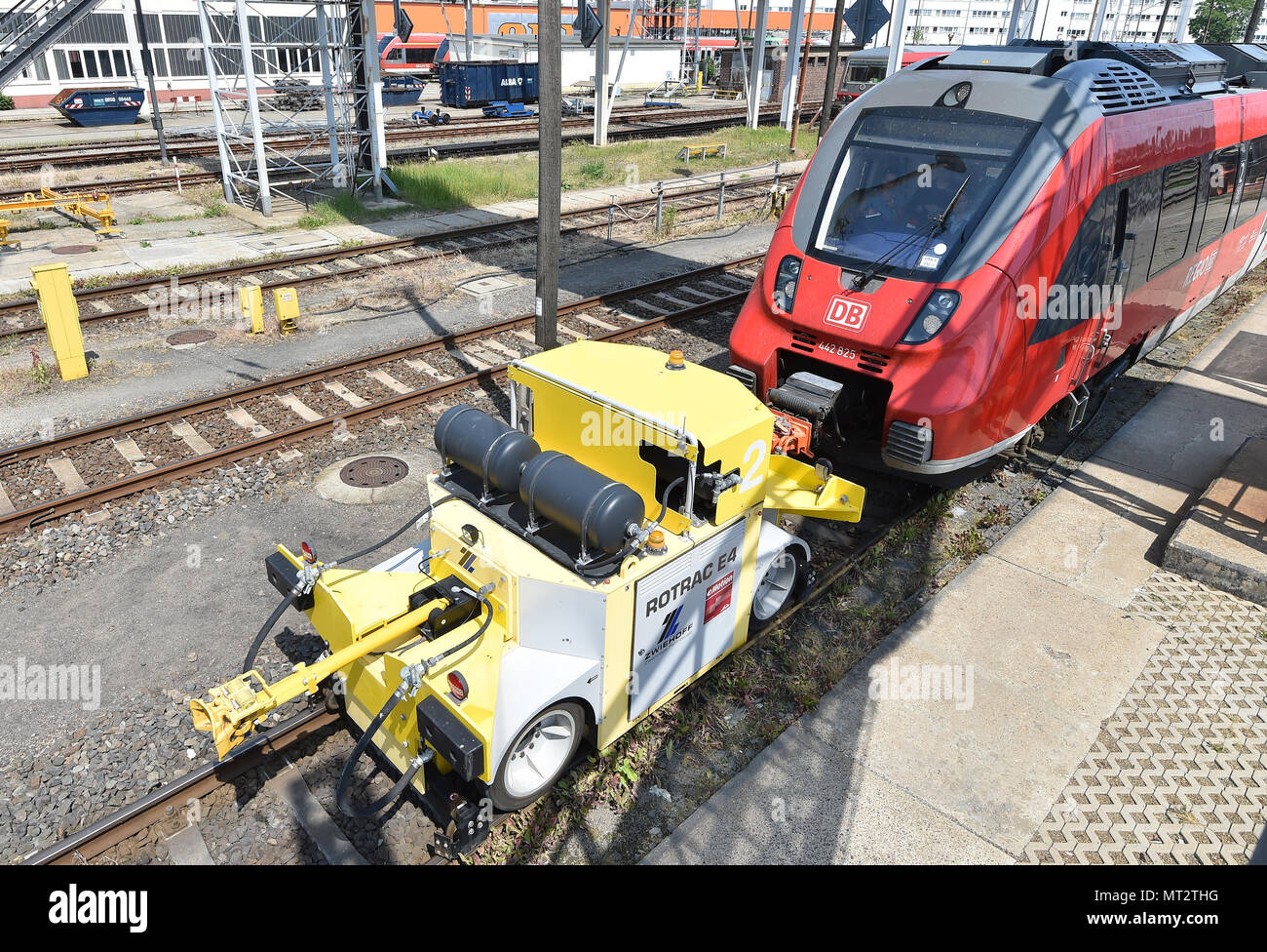28 May 2018, Berlin, Germany: A regional train of the Deutsche Bahn ...
