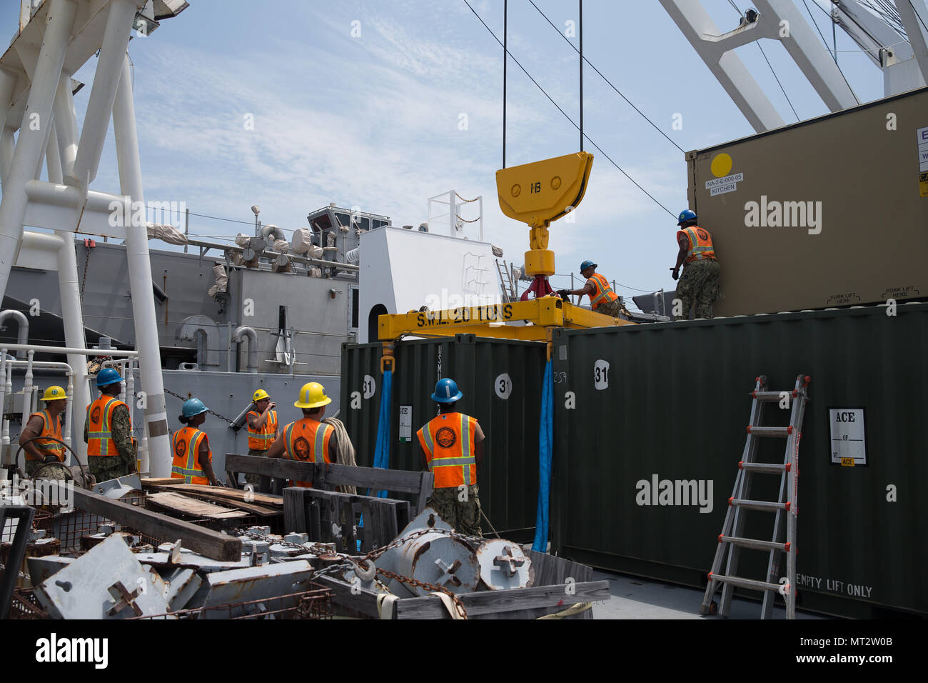 Naval Cargo Handling Battalion Stock Photos & Naval Cargo Handling ...