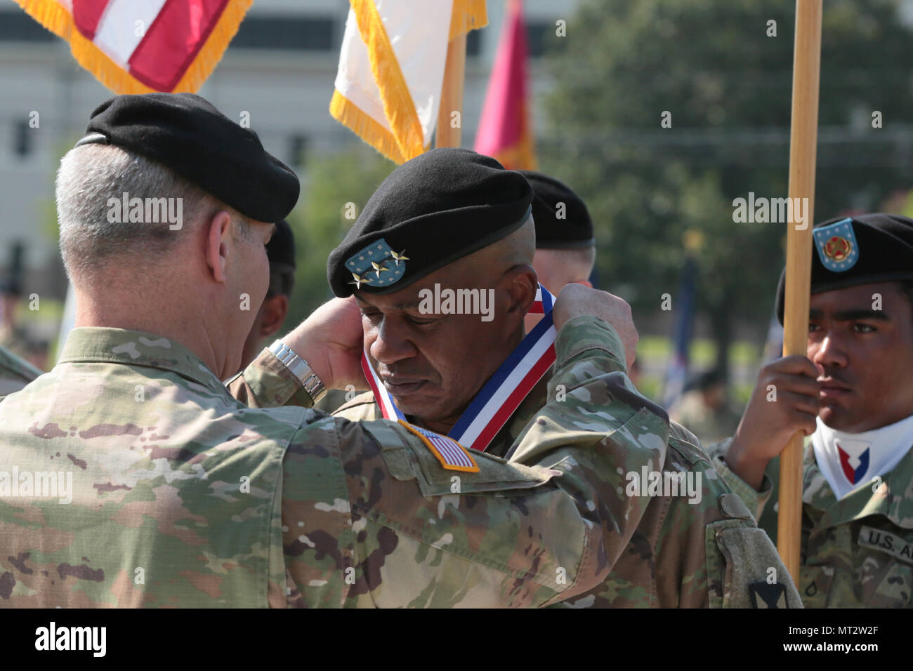 U.S. Army Gen. Gus Perna, Army Materiel Command commander, presents Lt ...