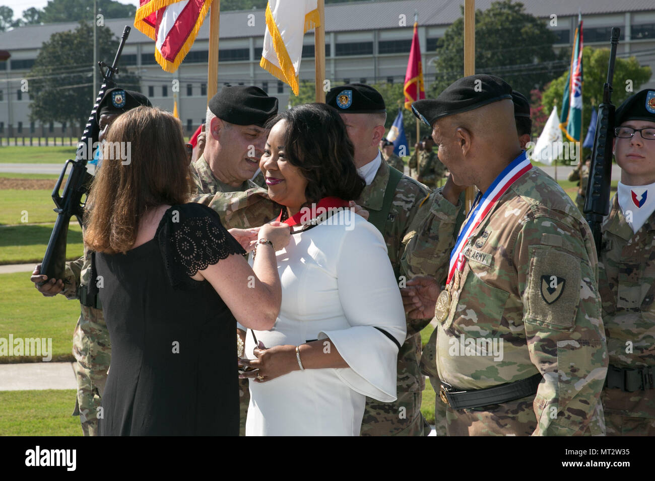 Denise Wyche recieves the Department of the Army Outstanding Civilian ...