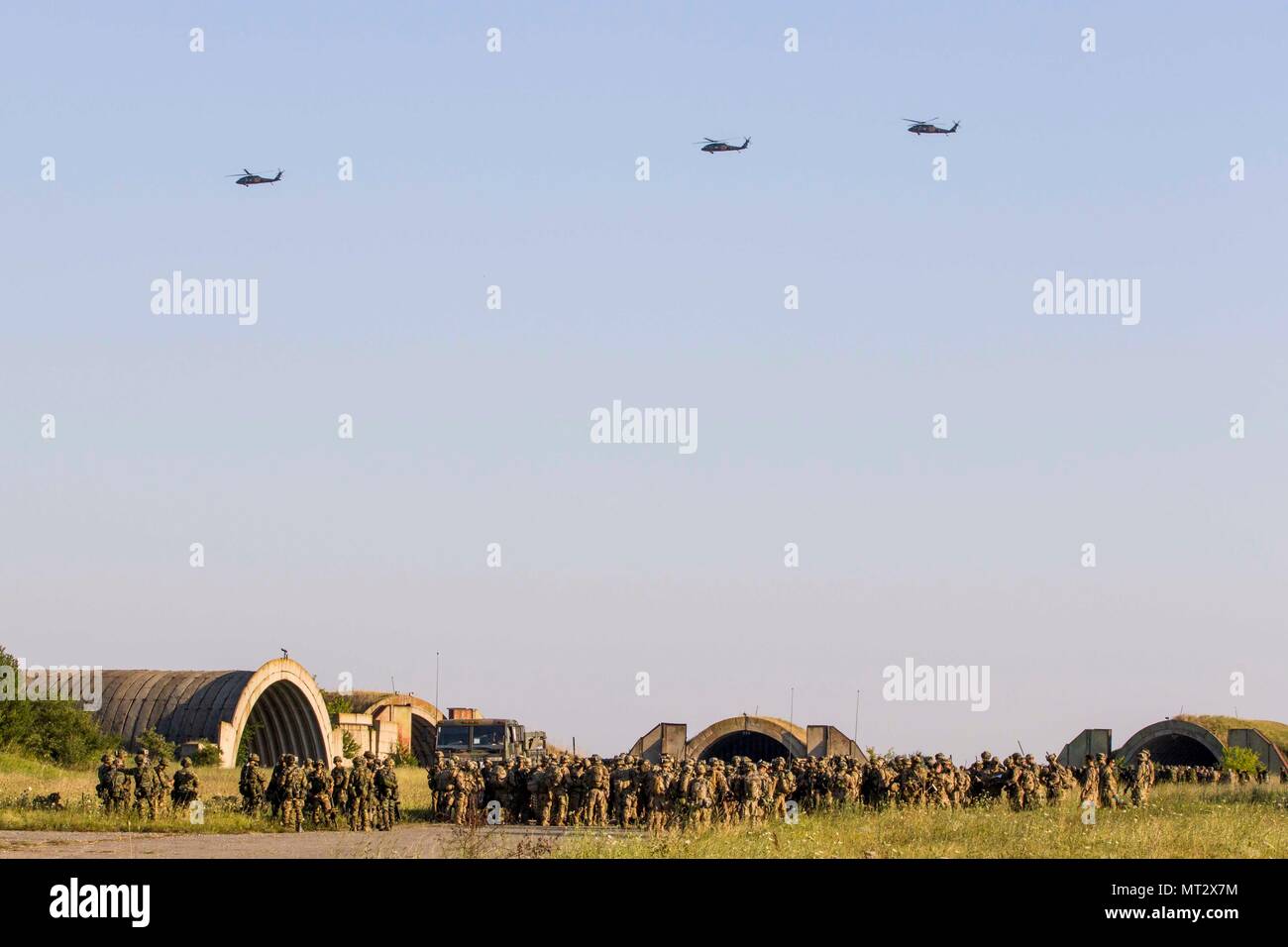 Infantrymen from the U.S. Army's 173rd Airborne Brigade, and the Greek ...