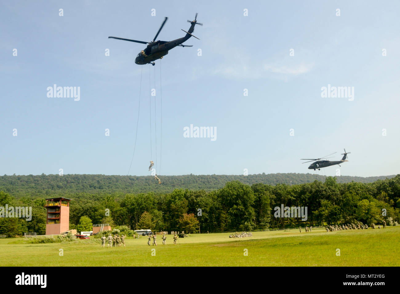 Soldiers with Fort Indiantown Gap’s inaugural Air Assault course rappel ...