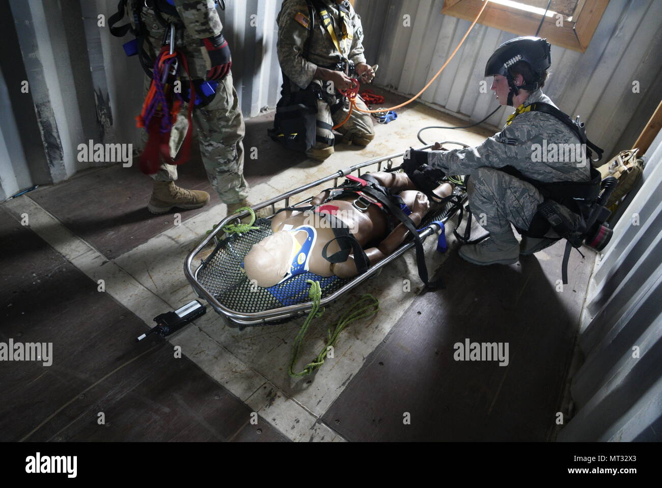 High angle rescue team hi-res stock photography and images - Alamy