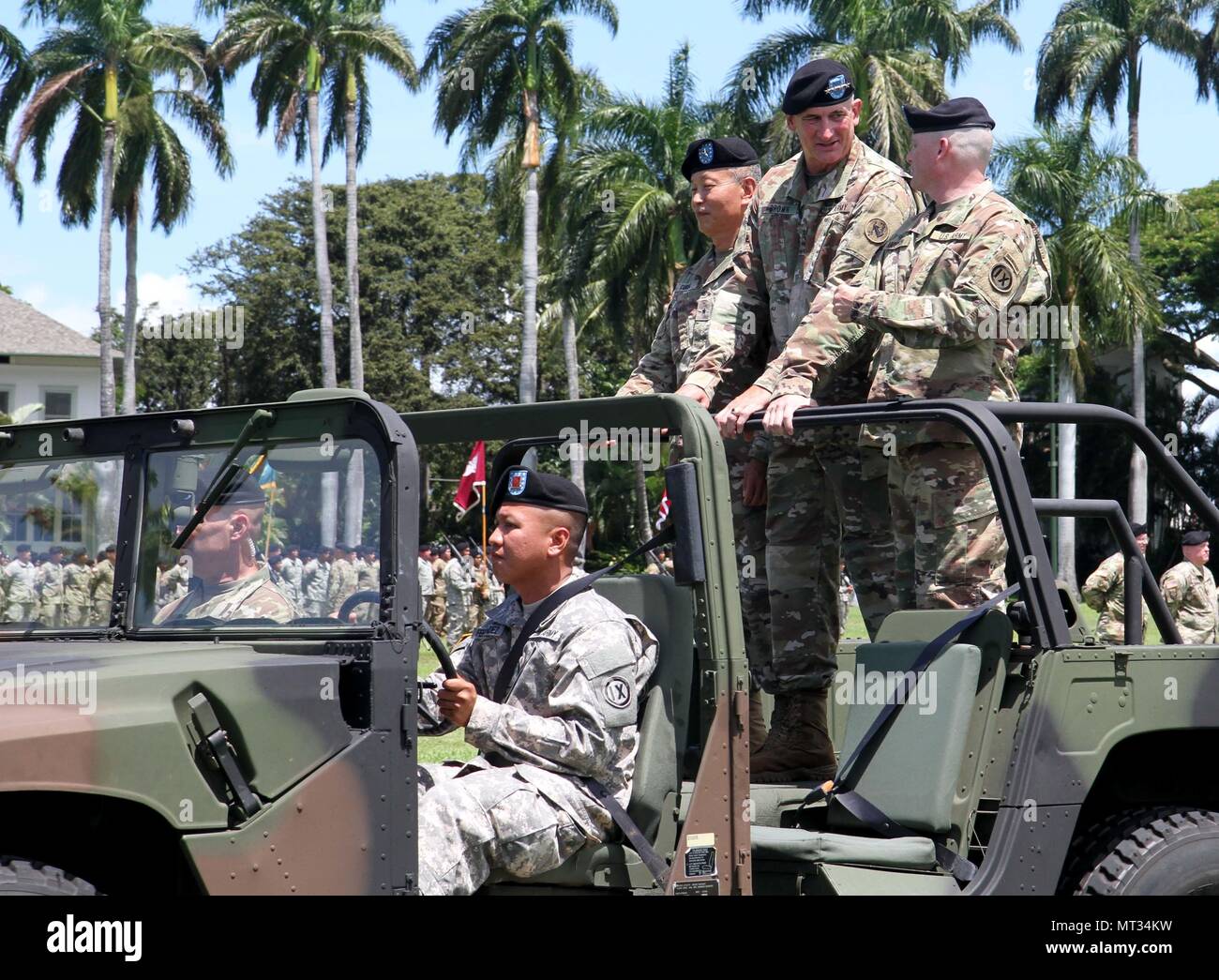 L to R, outgoing 9th Mission Support Command, Commanding General, U.S ...