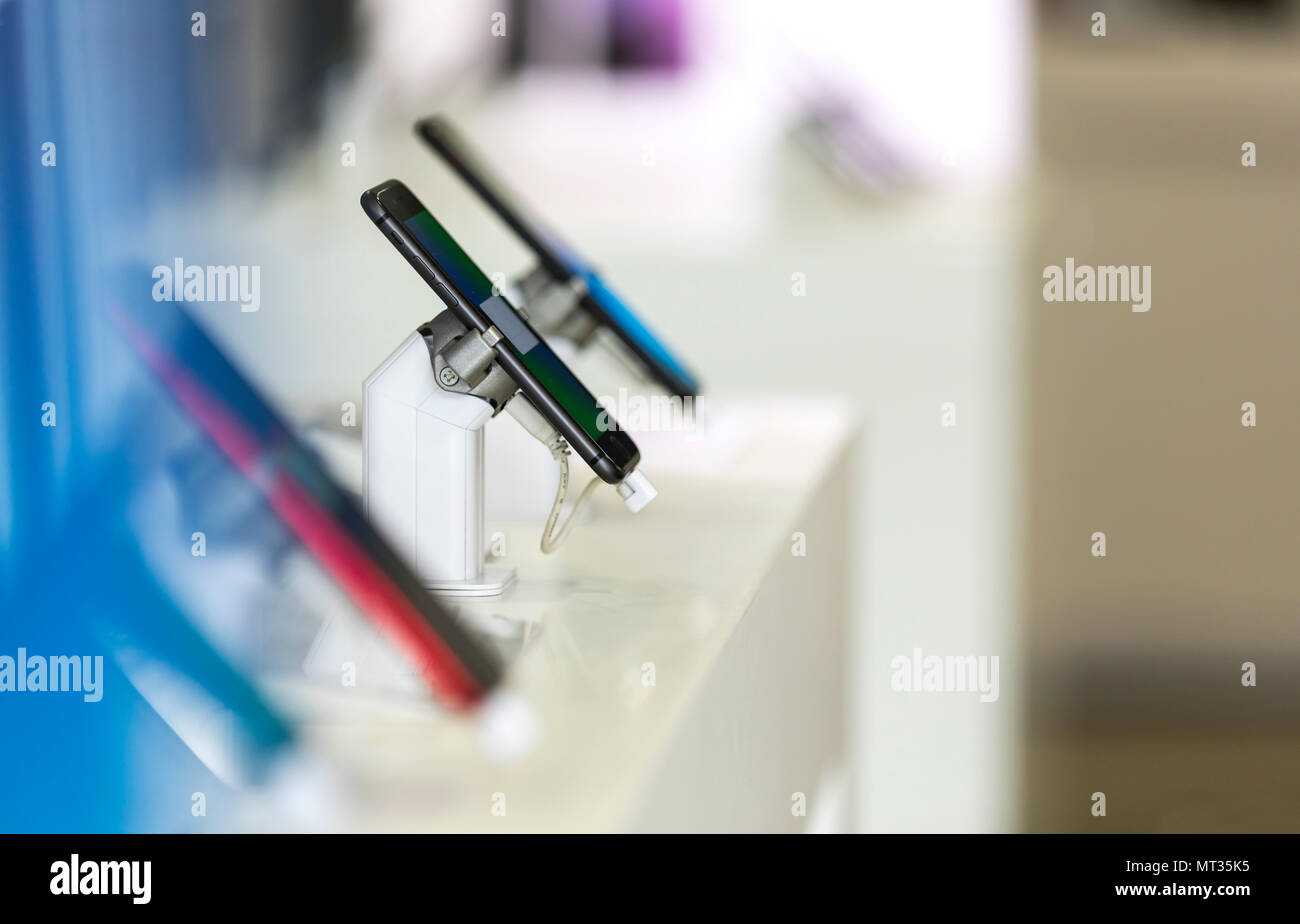 Mobile shop uk interior hi-res stock photography and images - Alamy