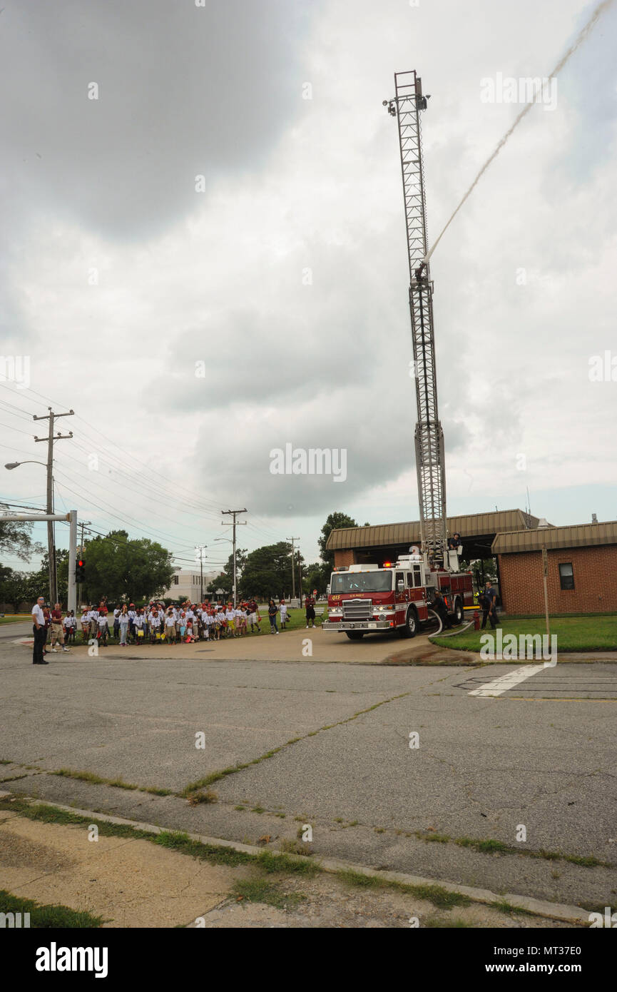 Navy region mid atlantic fire and emergency services hi-res stock ...