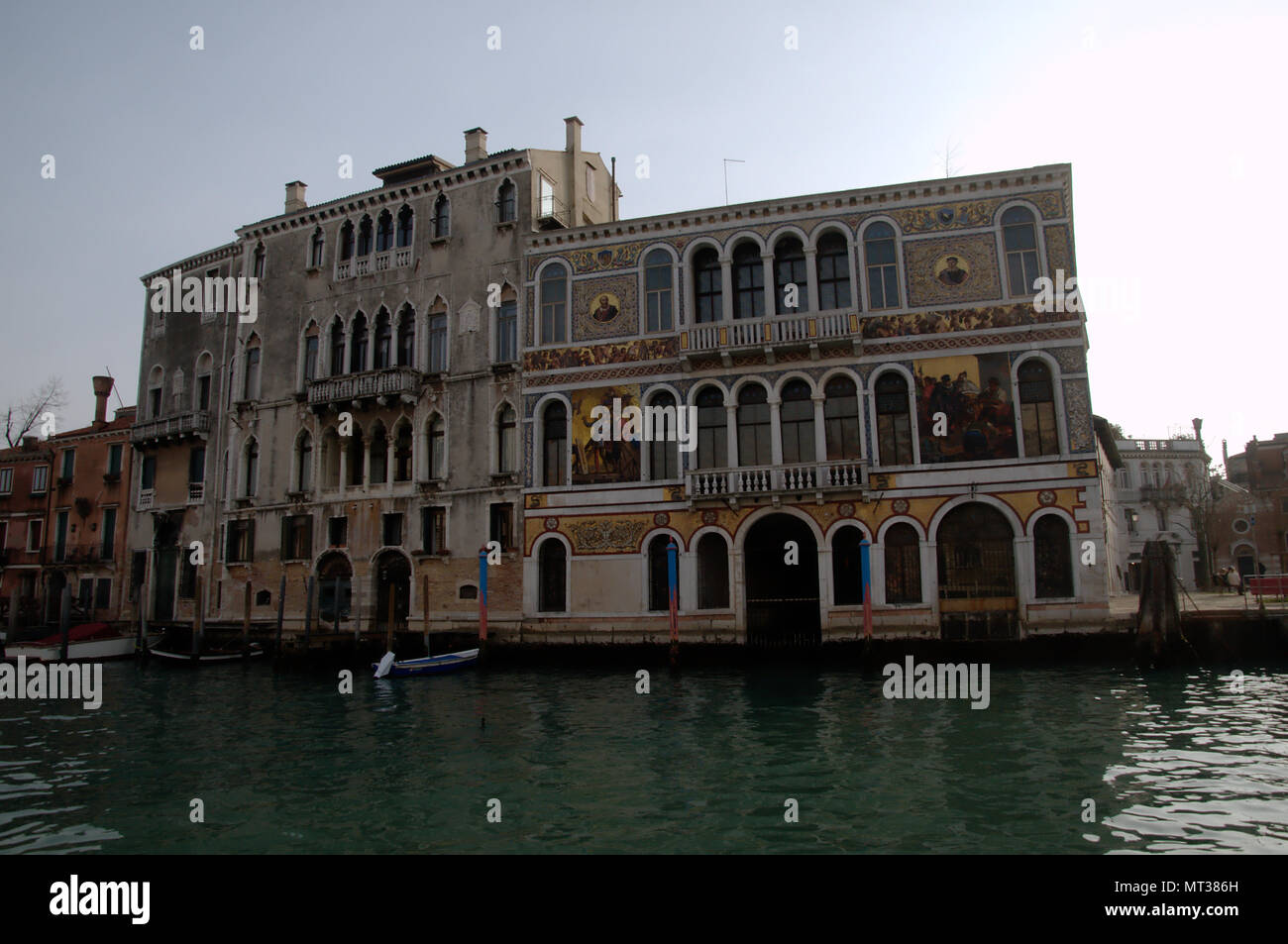 Canal-front building in Venice Stock Photo - Alamy