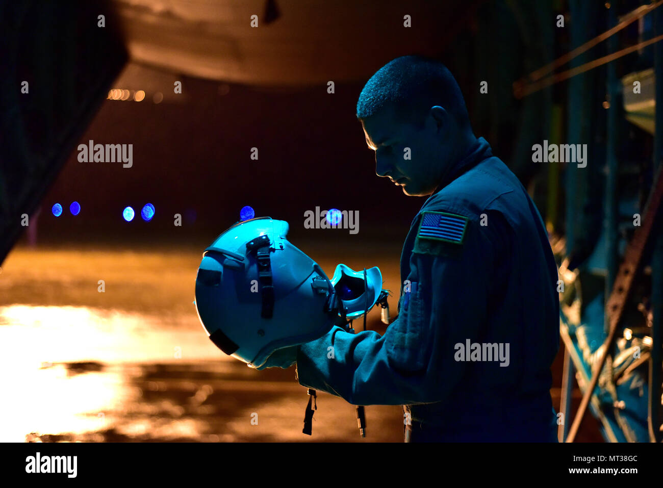 U.S. Air Force Tech. Sgt. Ryan Maxey, 41st Airlift Squadron Loadmaster ...