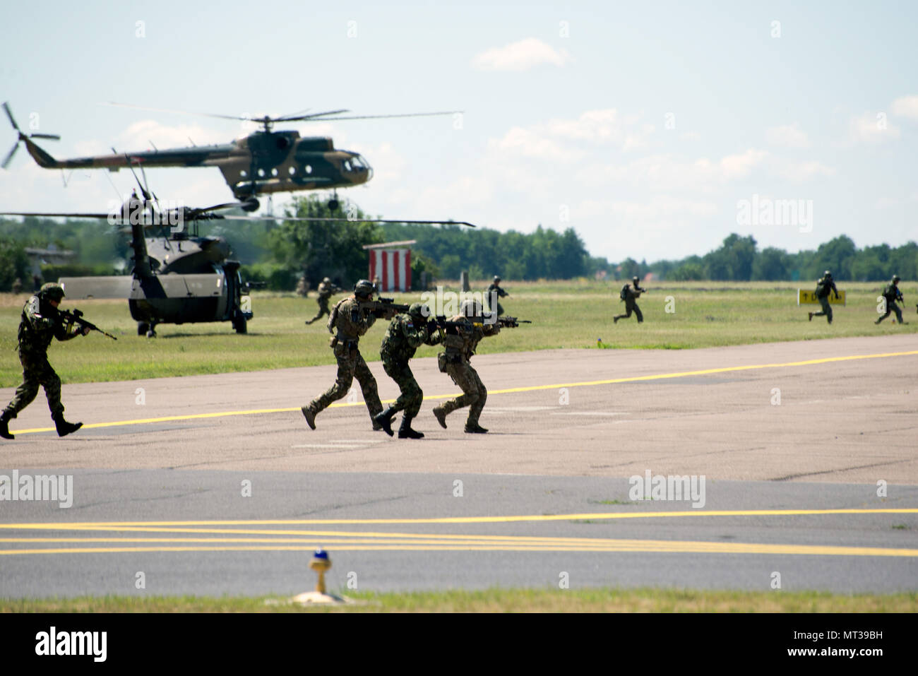 Special operations forces from the U.S., Hungary, Romania, Slovenia ...