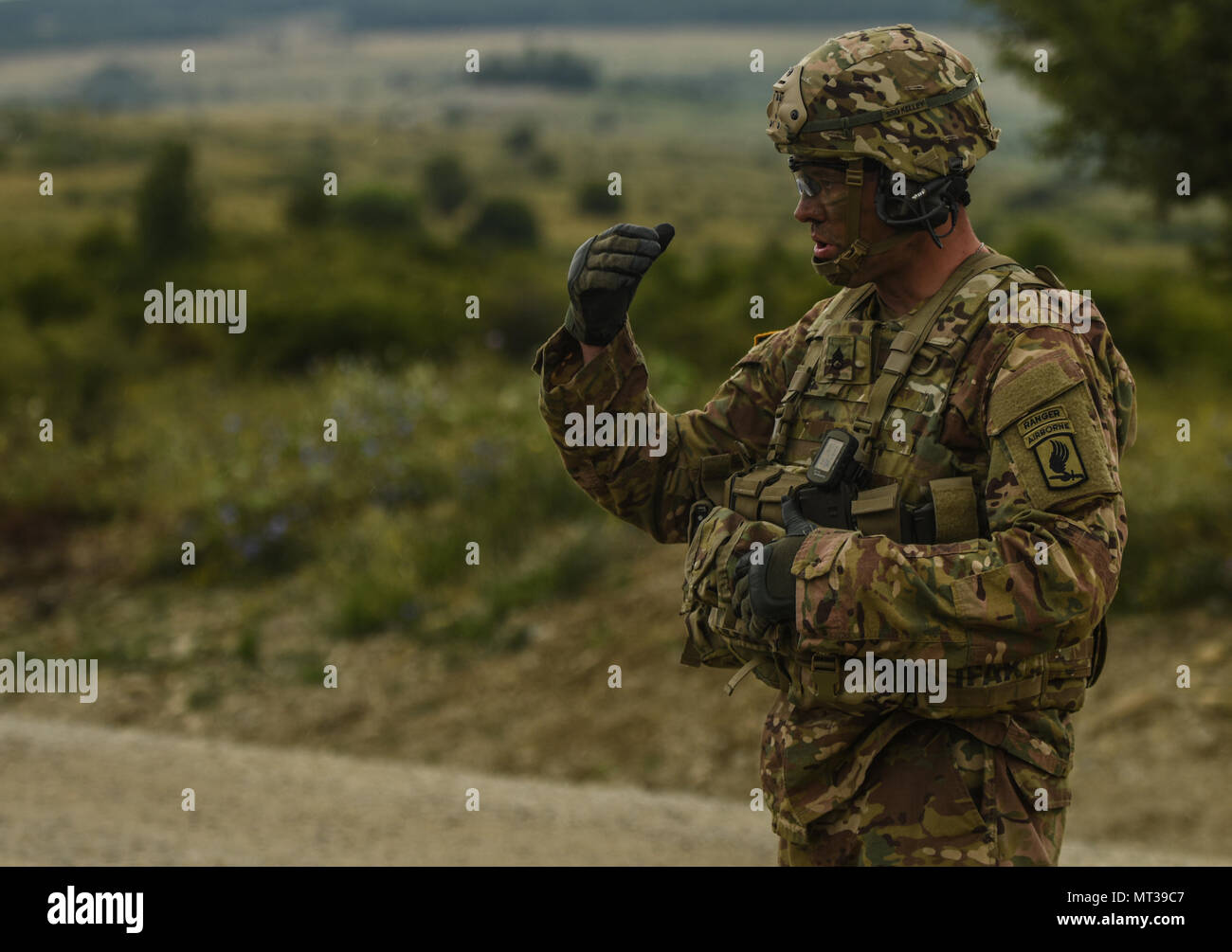Paratroopers from 1st Battalion, 143rd Infantry Regiment, 173rd ...