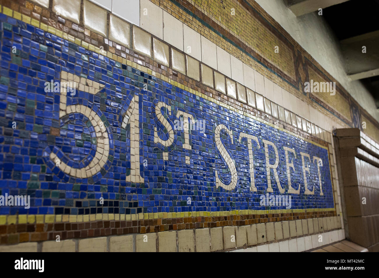 Blue subway sign hi-res stock photography and images - Alamy