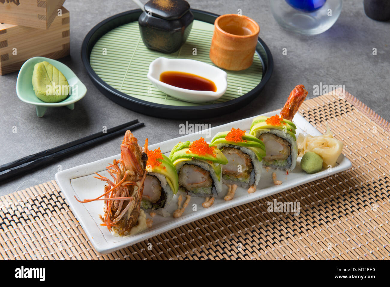 dragon roll king prawn sushi Stock Photo - Alamy