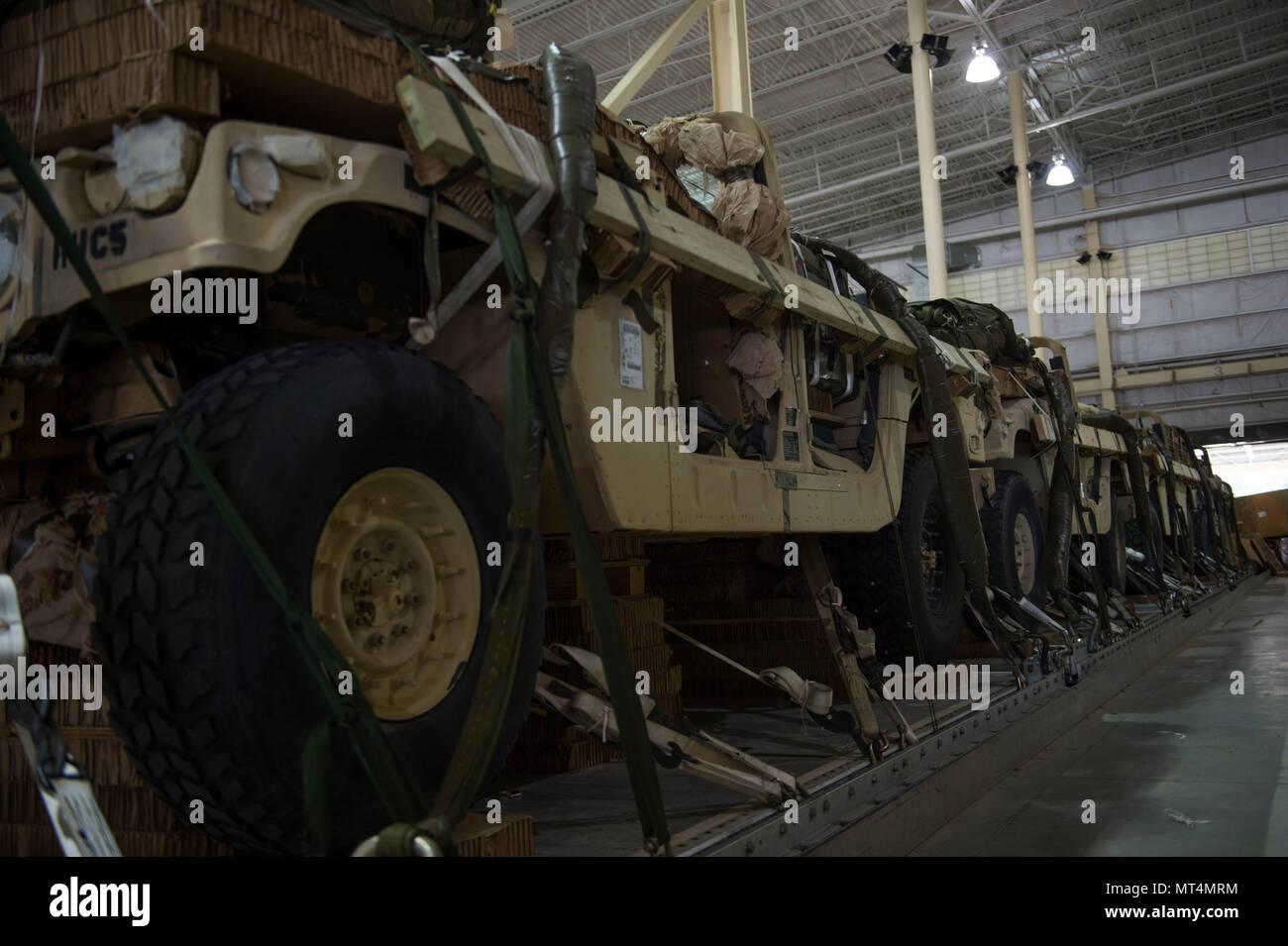 Drop test rig hi-res stock photography and images - Alamy