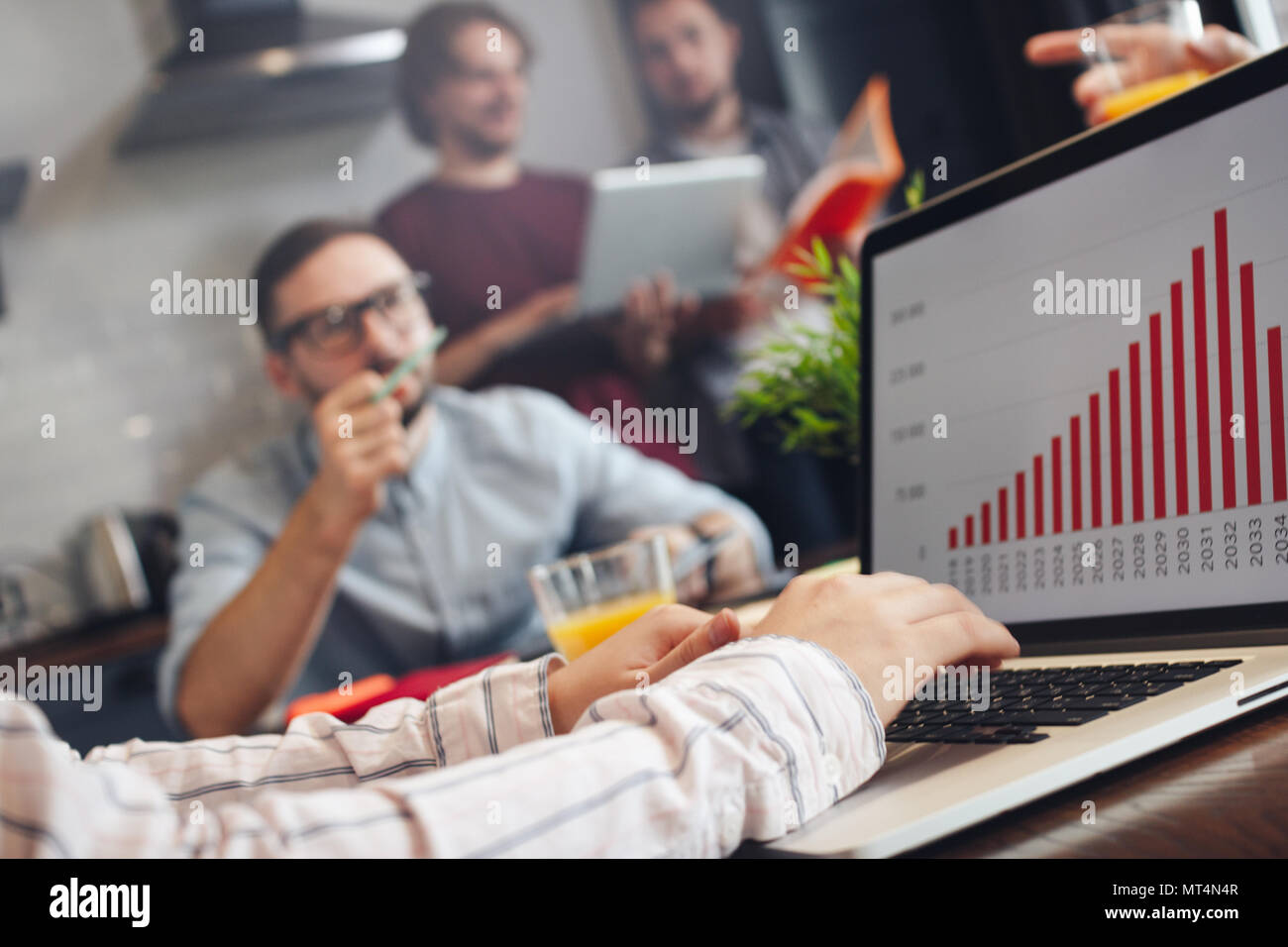 Diagram On Screen High Resolution Stock Photography and Images - Alamy