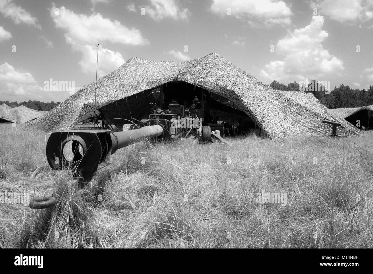 M777 155 mm howitzer Black and White Stock Photos & Images - Alamy
