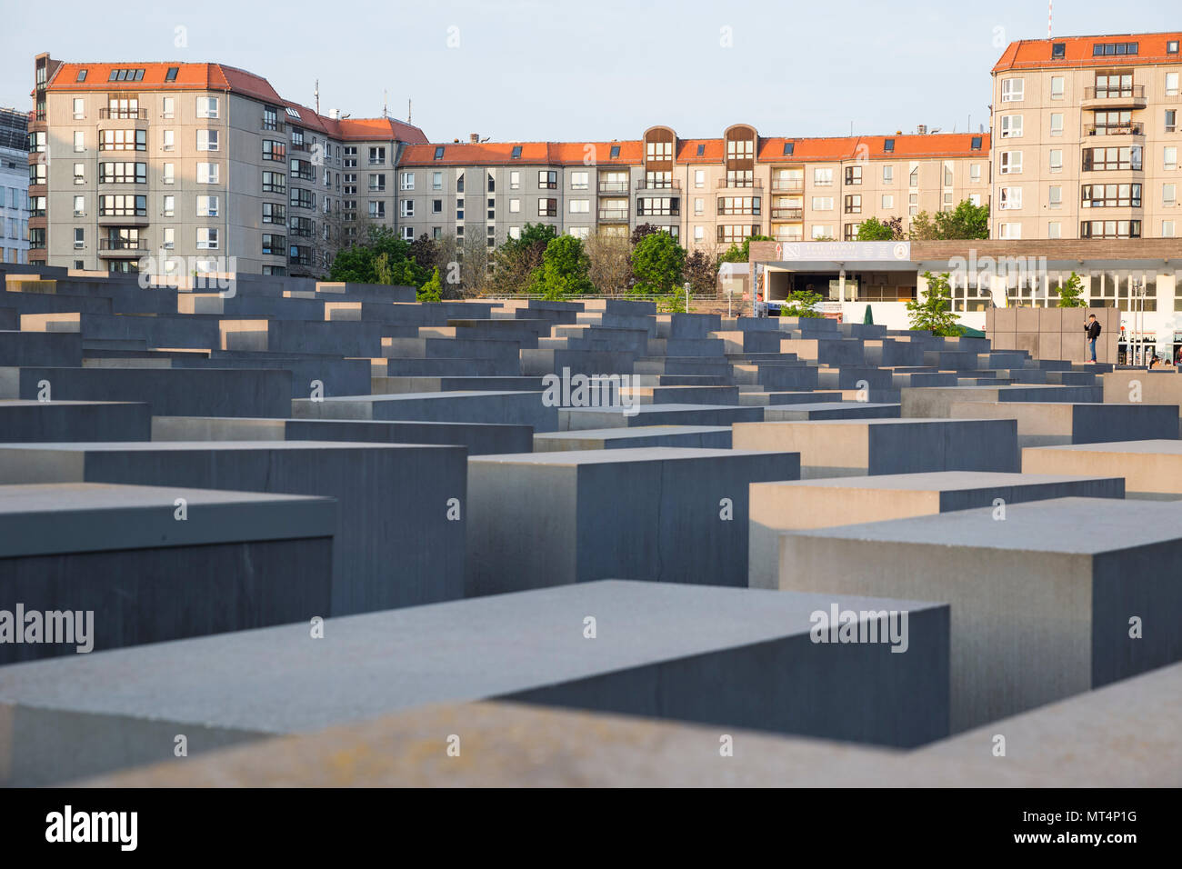 Overview of the Memorial to the Murdered Jews of Europe in Berlin ...