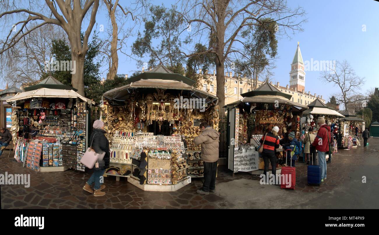 Souvenir stalls at San Marco, Venice Stock Photo - Alamy