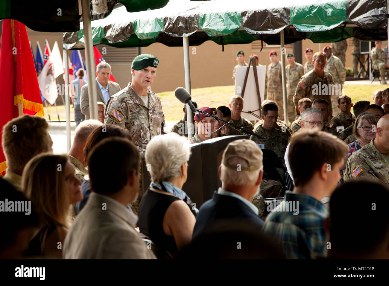 Francis beret hi-res stock photography and images - Alamy