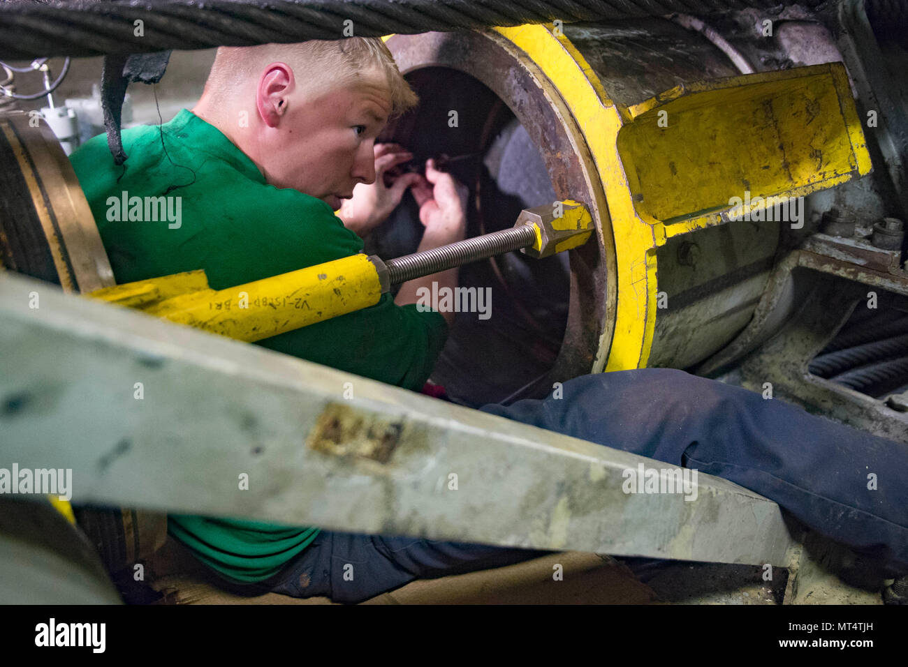 Arresting Gear Engine High Resolution Stock Photography and Images - Alamy