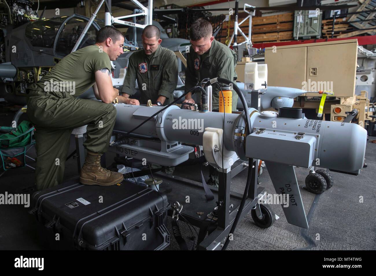 Electronic warfar pod hi-res stock photography and images - Alamy