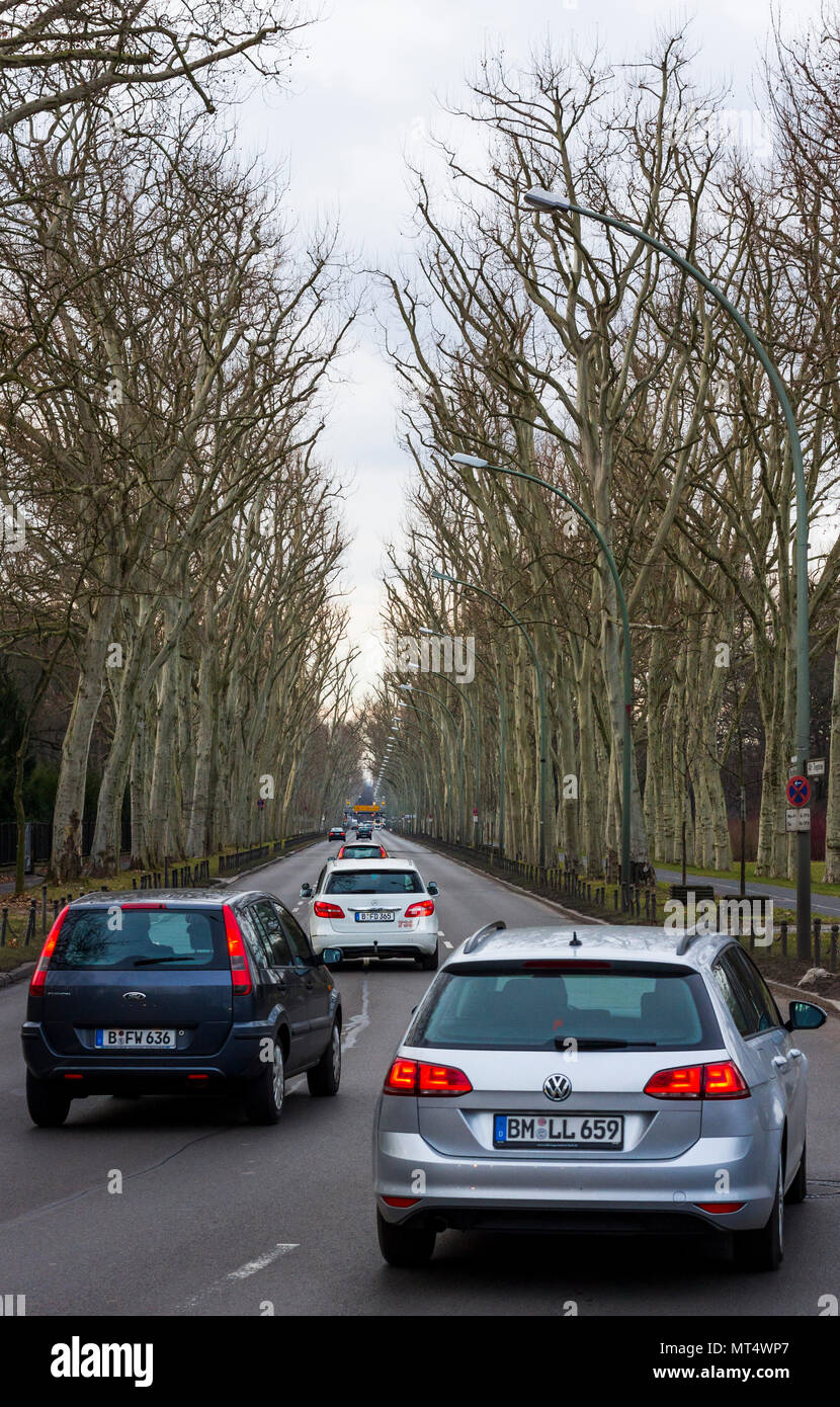 Cars on Puschkinallee in winter in Berlin, Germany Stock Photo - Alamy
