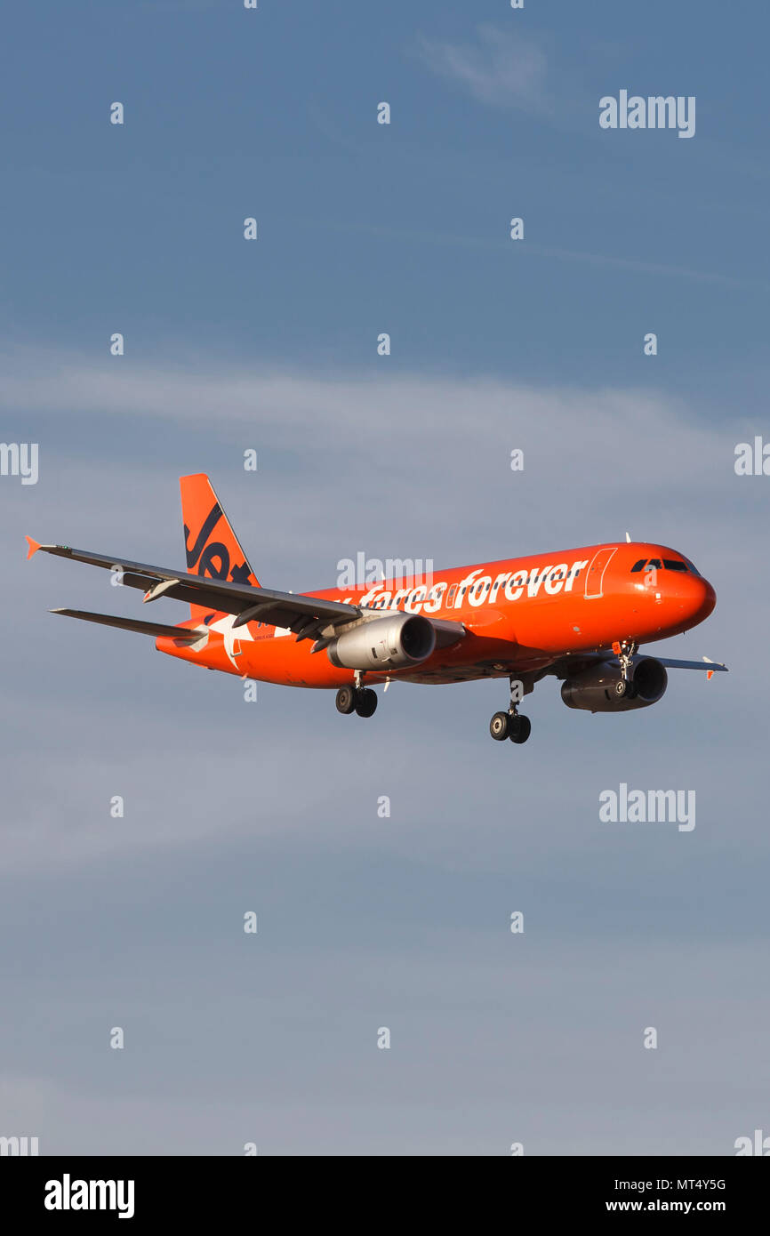 Jetstar Airways Airbus A320 VH-VGT at Melbourne International Airport ...