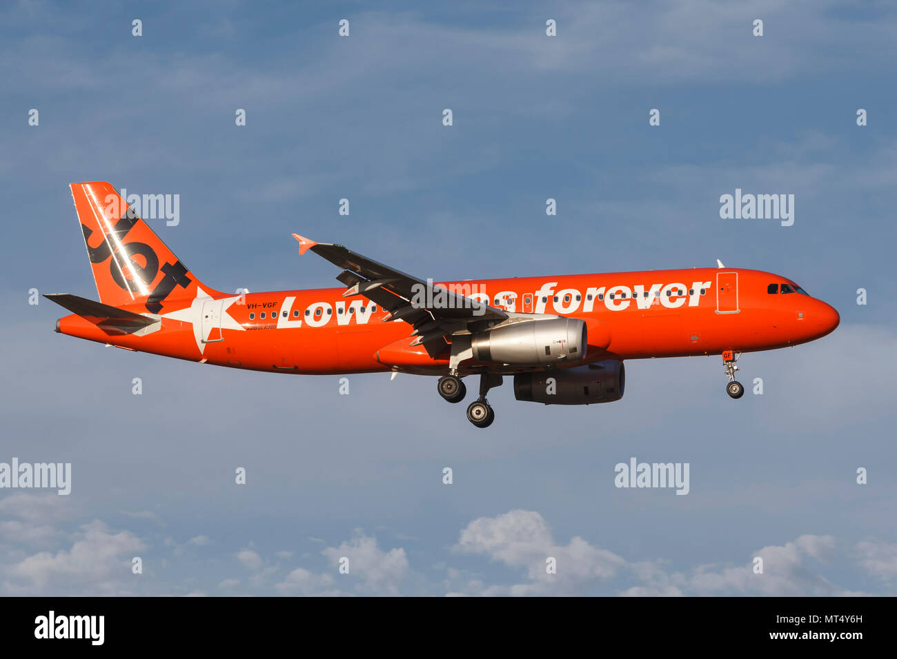 Jetstar Airways Airbus A320 VH-VGT at Melbourne International Airport ...