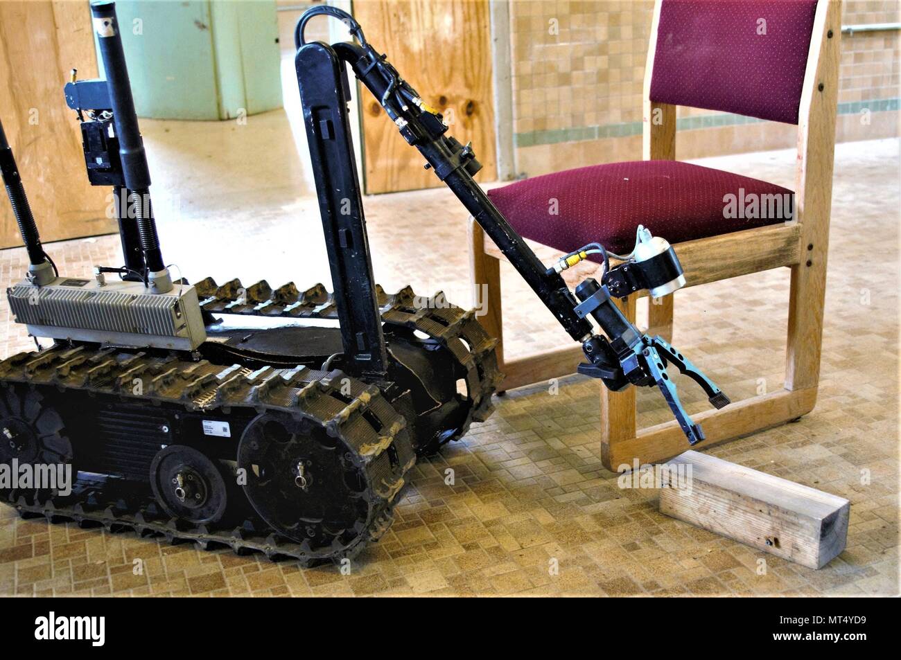 U.S. Army Soldiers with the 65th Brigade Engineer Battalion, 2nd ...
