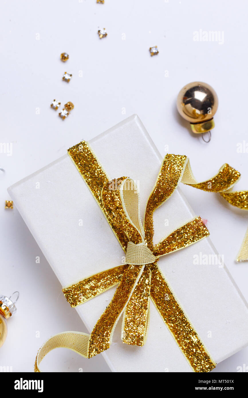 Christmas git box hi-res stock photography and images - Alamy