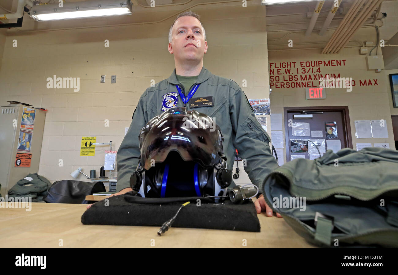 Raf wing commander scott williams hi-res stock photography and images ...
