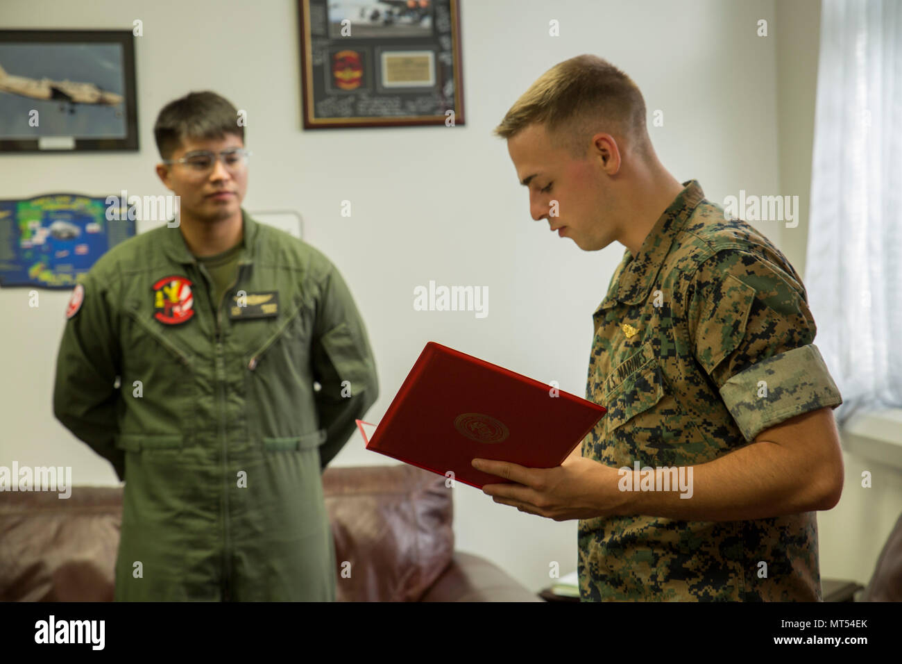 Naval aircrew insignia hi-res stock photography and images - Alamy