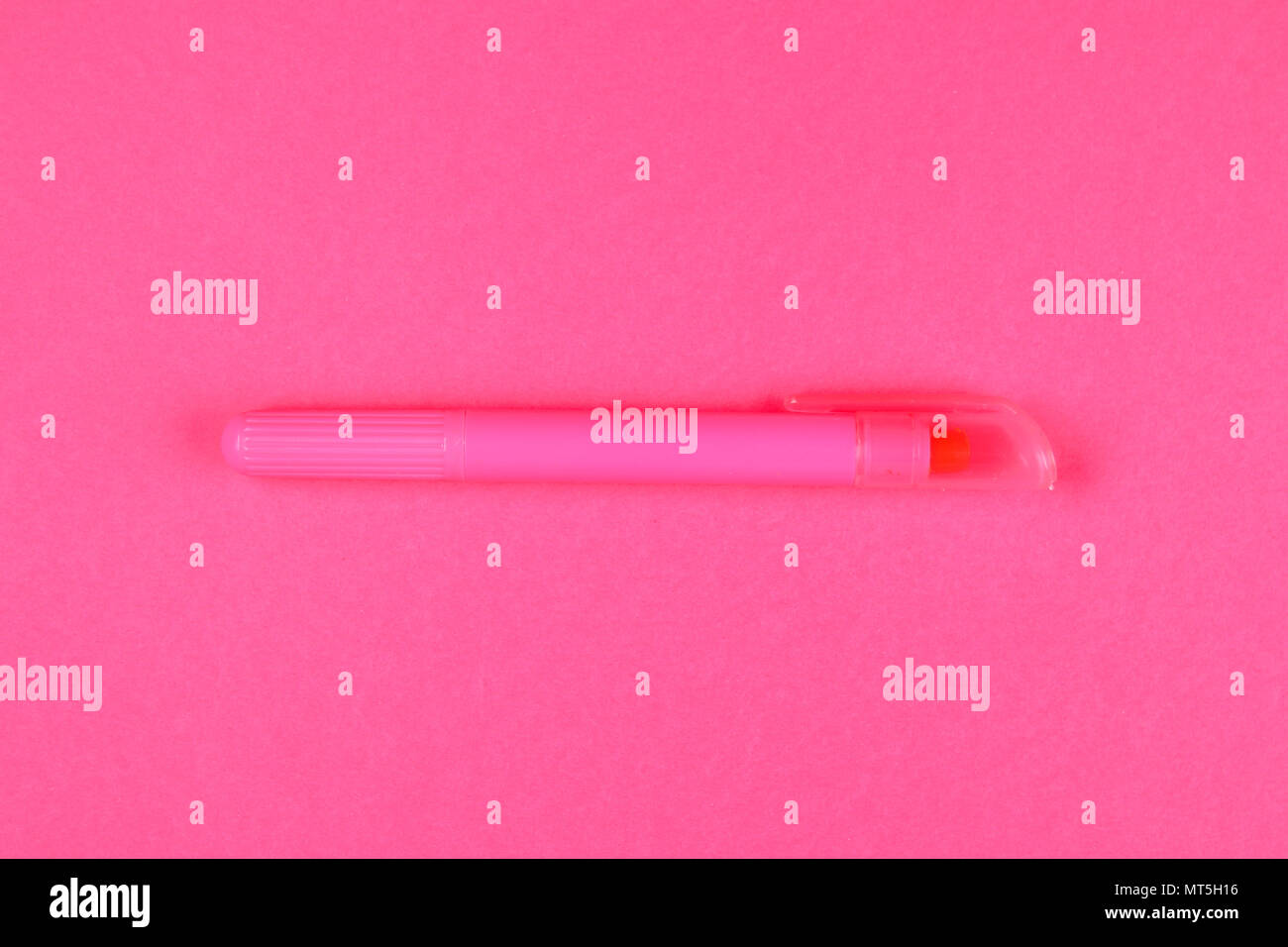 Pink felt-tip pen on a pink pastel background. Summer. Top view. Flat ...