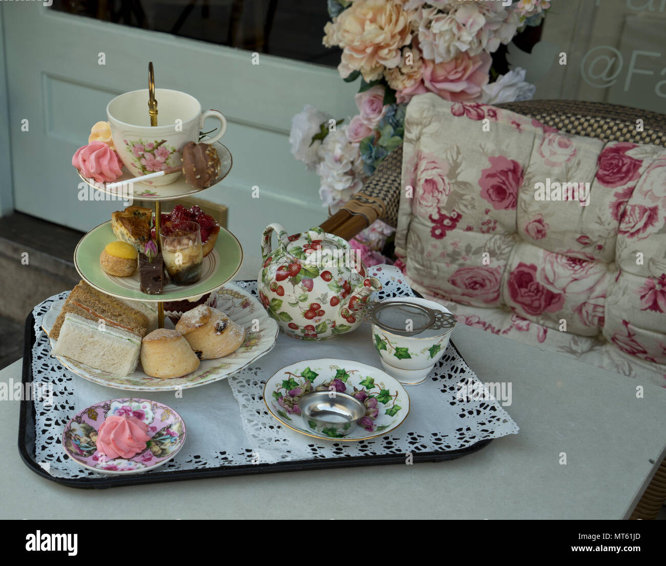 English high tea hi-res stock photography and images - Alamy