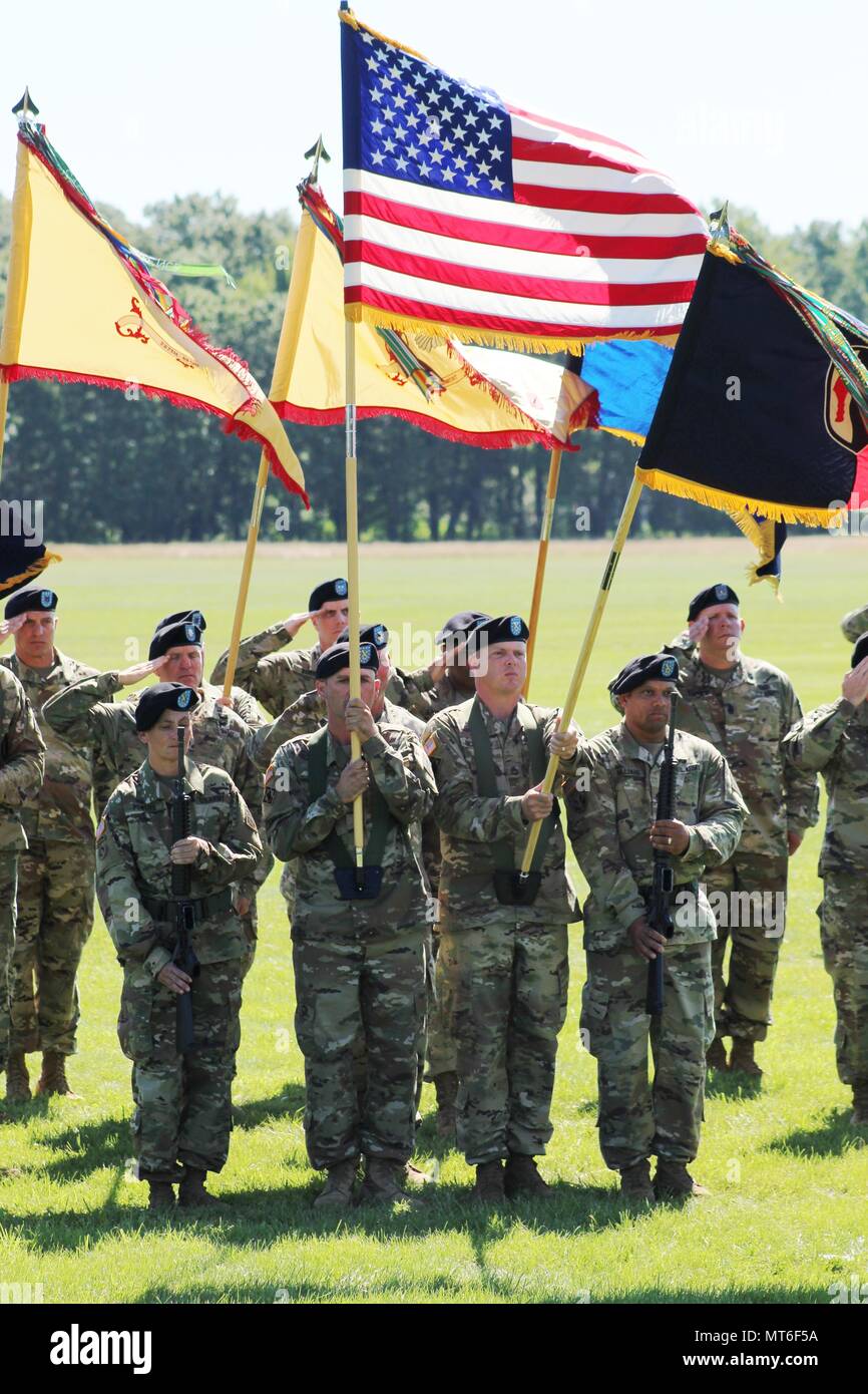 Soldiers with the 181st Multi-Functional Training Brigade participate ...