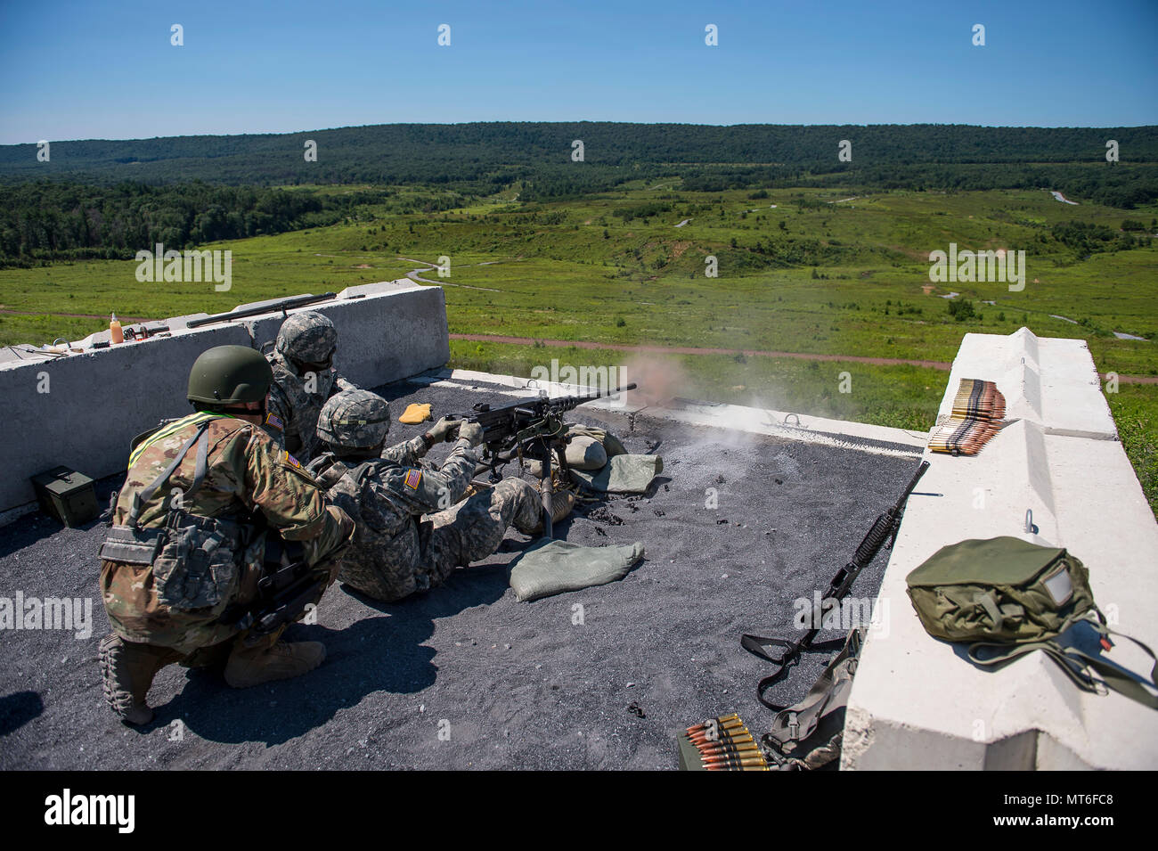 U.S. Army Reserve military police Soldiers from the 200th Military ...