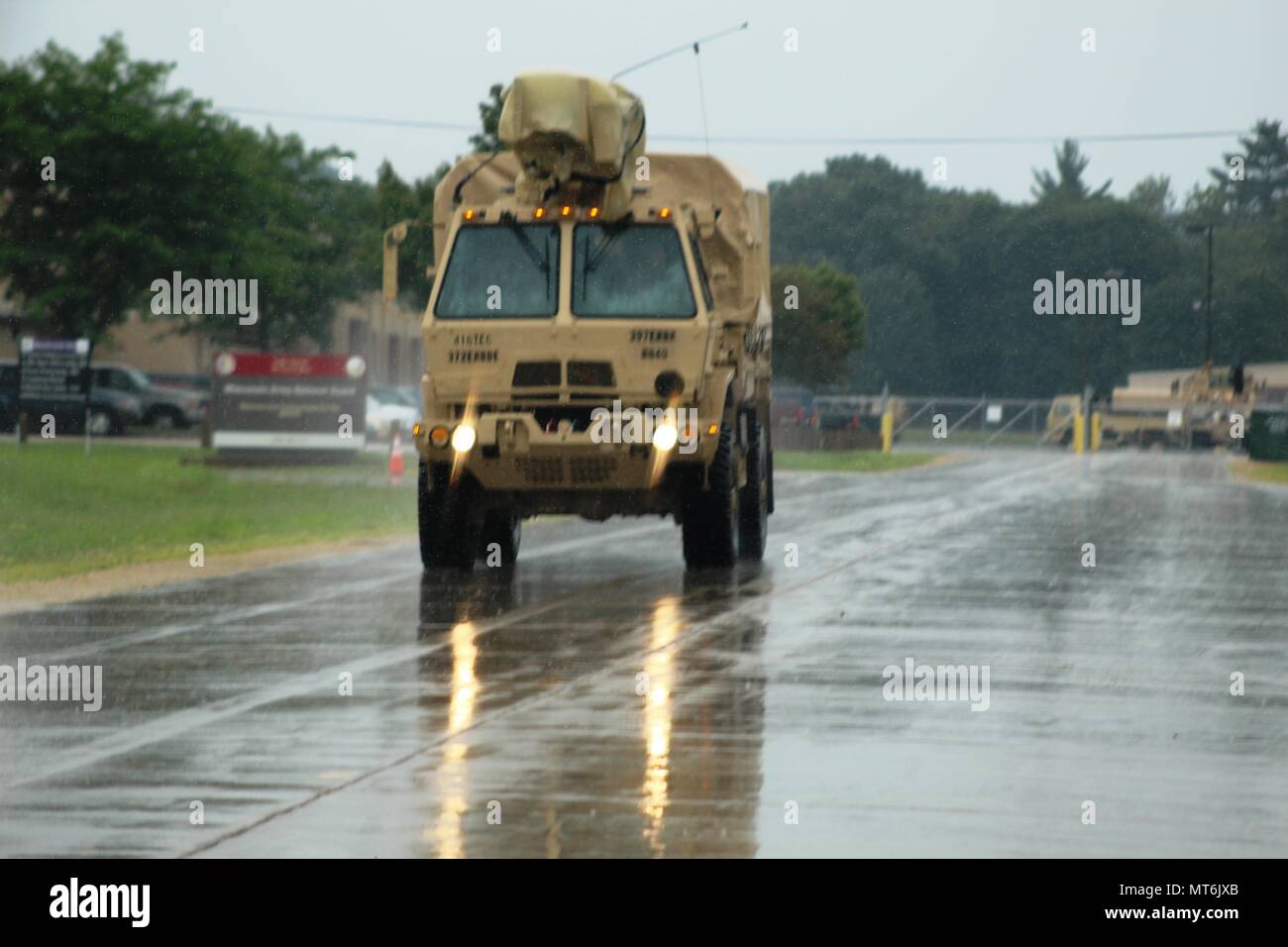 Wisconsin National Guard Soldiers with the 32nd Infantry Brigade Combat ...