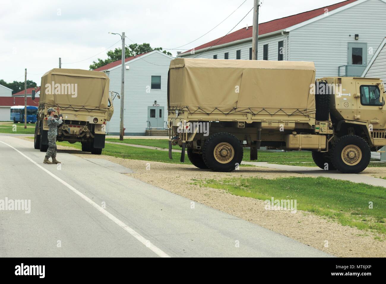 A Wisconsin National Guard Soldier with the 32nd Infantry Brigade ...