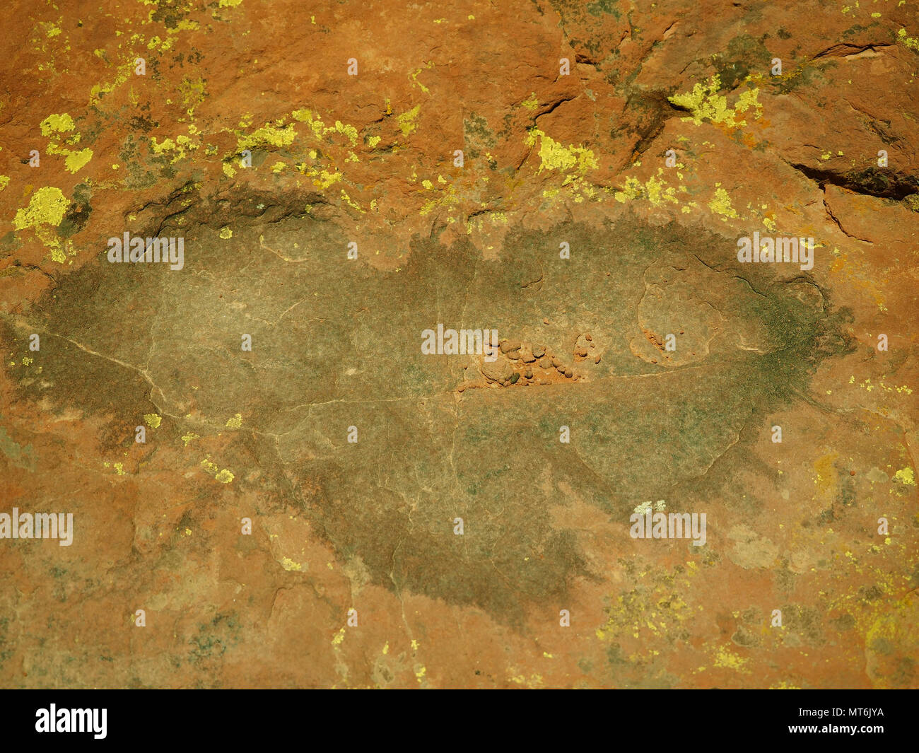 Rocks formed heart hi-res stock photography and images - Alamy